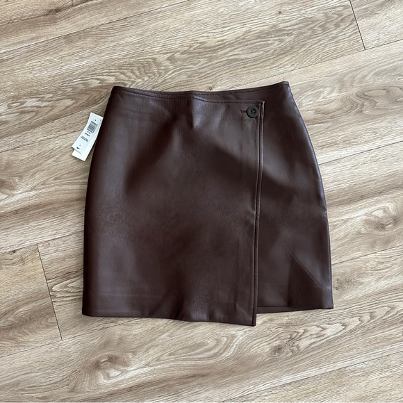 Aritzia | Skirts | Aritzia Babaton Vegan Leather Skirt | Poshmark